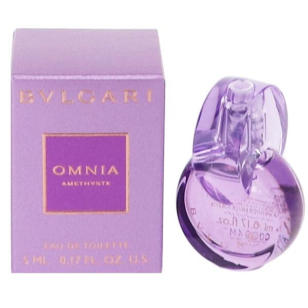 すっきりと快い、それでいてダイナミックなシトラス・グリーンを香り立たせるトップから、アイリスやブルガリアン・ローズ・バドなどが、センシティブでありながら芯の一本通った、大人のジェントリィ・フローラルを沸き立たせるミドルへ。ラストはヘリオトロ...