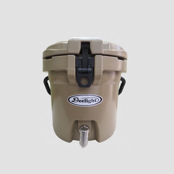 【在庫限り】 在庫処分クーラーボックスとウォータージャグのどちらでも使用可能です！アウトドアやキャンプ、BBQに釣りや野外スポーツやイベントなど様々なアウトドアシーンで活躍する人気の商品です。驚異的な保冷力が特徴のアイスランドクーラーボック...