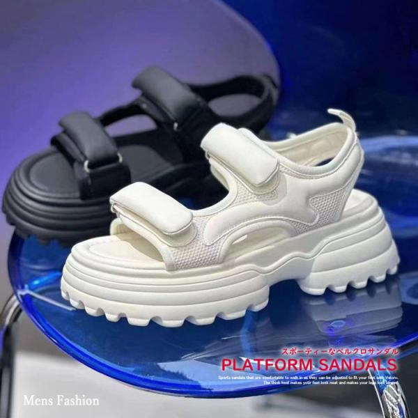 ベルクロ仕様で足に合わせて調整できるので歩きやすいスポーツサンダル。厚底ヒールで足元がスッキリと脚長効果も抜群！【カラー】ブラック / ホワイト【サイズ】ソールの高さ：3.5cmヒールの高さ：5cm36(23.0cm相当) / 37(23....