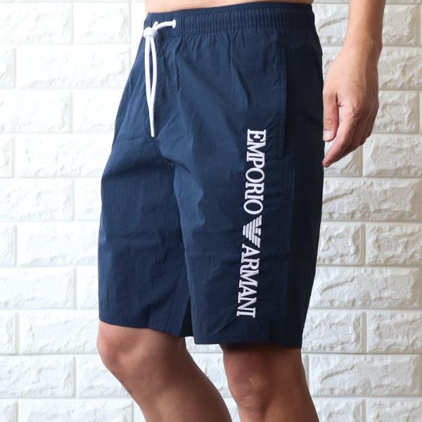 サーフパンツ メンズ エンポリオ アルマーニ・ブランド：EMPORIO ARMANI エンポリオ アルマーニ・モデル名：スイミングバミューダパンツ バーティカルロゴ刺繍・品番　　：211753 4R422 06935・カラー　：NAVY B...