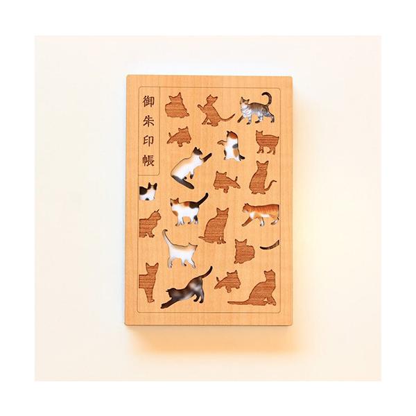 ※ポスト投函でのお届けとなります。※追跡番号付きメール便で発送致します。土日・祝日も配達致します！サイズ：B6変形(W120×D15×H180mm)ジャバラ折奉書36page神社やお寺をイメージした木のぬくもりが伝わる御朱印帳です。