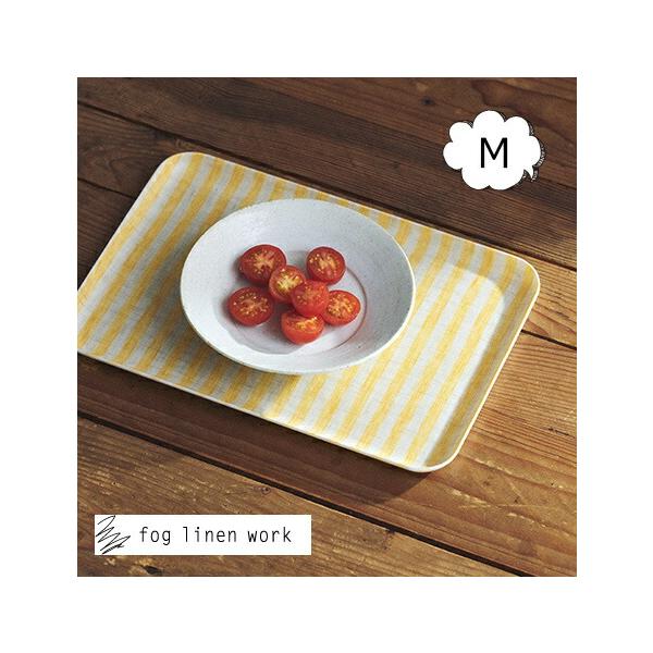 fog linen workより、リネンの生地のコーティングを施したトレイのご紹介です。■水に強く、汚れてもさっと拭けるコーティングトレイはfog の人気アイテム。■Ｍサイズは、プレイスマット代わりにつかえるサイズ感。一人分のお昼ごはんをの...