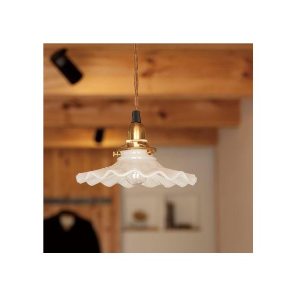 【Ａタイプ】と【Ｂタイプ】のシェードにこご利用できます♪ホームステッドより、引掛シーリング付灯具のご紹介です。■サイズ：コード100cm■素材：金属部 / 真鍮■重量：約160g※E-17の白熱電球60Wまで使用可能(推奨40W)【type...