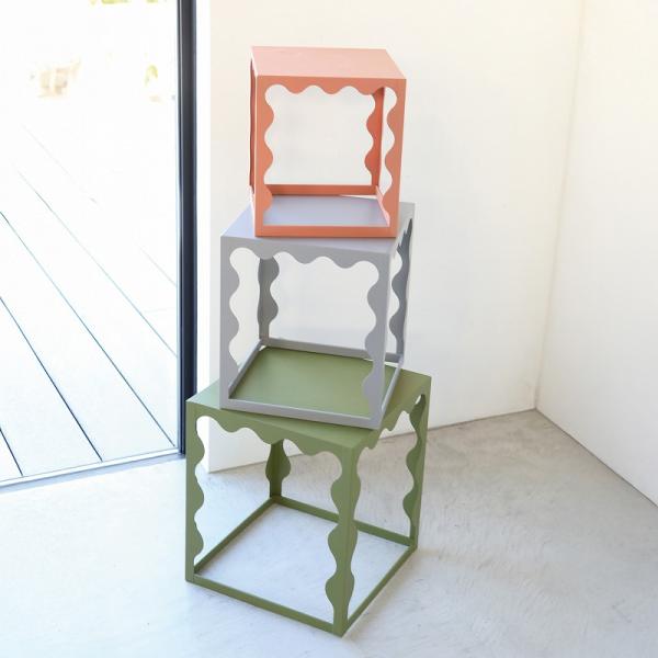 品番neuloウェービーラック３点セットEL-13サイズＳ/約 幅25×奥行25×高さ28cmＭ/約 幅30×奥行30×高さ34cmＬ/約 幅35×奥行35×高さ40cm耐荷重3kg素材スチール原産国中国備考アンティーク調ブランドコベントガ...