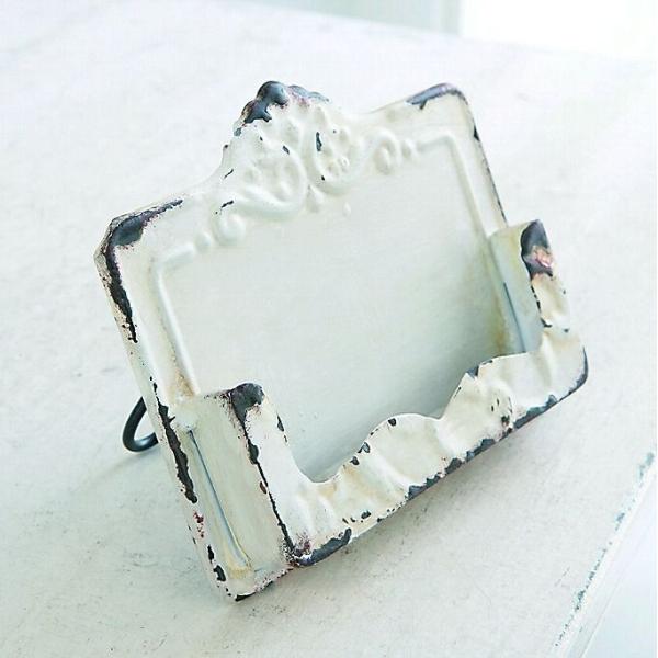 アンティーク調の、ブランシェ・カードホルダーのご紹介です。■サイズ：約 幅11.5×奥行8×高さ8.5cm、折りたたみ時サイズ / W11.5×D2×H9.5cm■素材：スチール■アンティーク調■アンティーク調について「COVENT GAR...