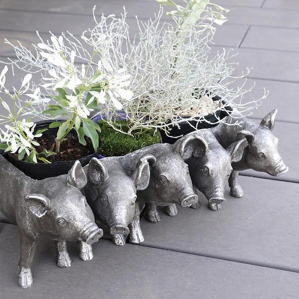 品番コベントガーデン COVENT GARDENメタルピギーズ・プランツポットTW-10サイズ約 幅30×奥行21×高さ12.5cm口径：約 幅25.5×奥行9×深さ7cm素材ポリレジン原産国中国備考穴ありキャップ付アンティーク調ブランドコ...