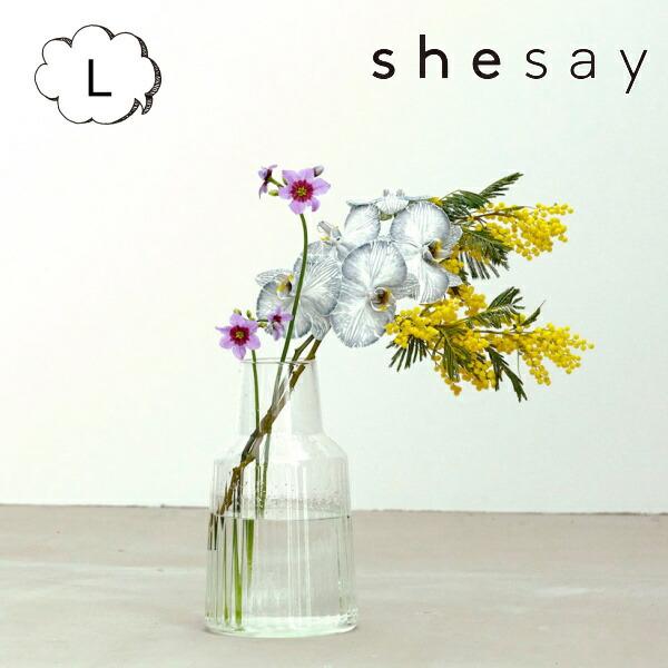 品番372304枝ものから切り花まで活けられるリューズガラス フラワーベースLサイズ底部φ16×高さ28cm素材リサイクルガラスブランドshesay原産国ベトナムご注意※１つの価格※炉の中で溶かしたガラスを竿ですくい取り、型を使って外形を決...
