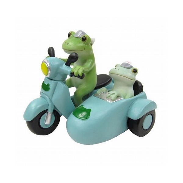 ドロワープラスよりかわいいカエルの置物コポー　サイドカードライブのご紹介です。■インテリア小物やガーデニング、またちょっとしたプレゼントなどにもおススメです。■ドロワープラスとは、毎日の暮らしの中で使えるお気に入りの雑貨を増やしていきたいと...