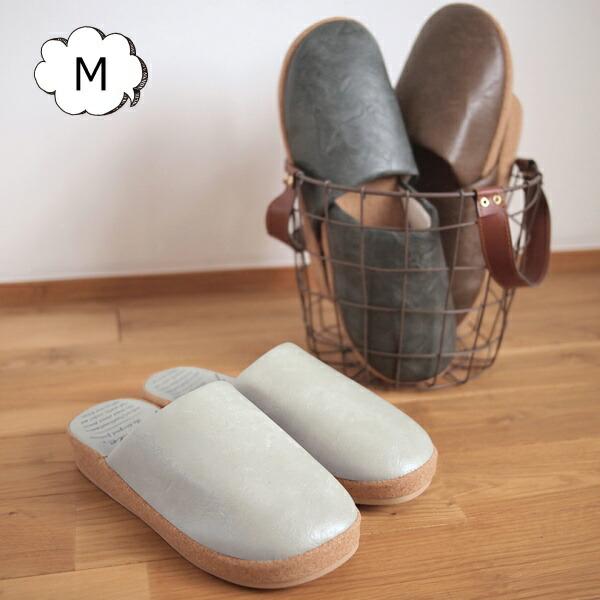 足裏にフィットする、もちもち寒色の厚底ソールスリッパのご紹介です。■足裏との接着部分はコルクとなっている上品なスリッパ。■ソールも厚く履き心地の良い仕様。■サイズ：約22〜24cm、外寸26cm■素材：甲部・かかと：ポリウレタン　底部表：コ...