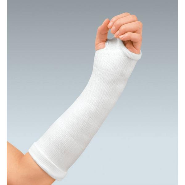 【特徴】水硬性樹脂とガラス繊維により、少ない層数で強度が得られます。高剛性のガラス繊維基布により、軽量で高い固定力を提供します。ニット構造の適度な弾性により、優れたモデリングが得られます。【仕様】サイズ：ロール　3号サイズ商品コード：153...