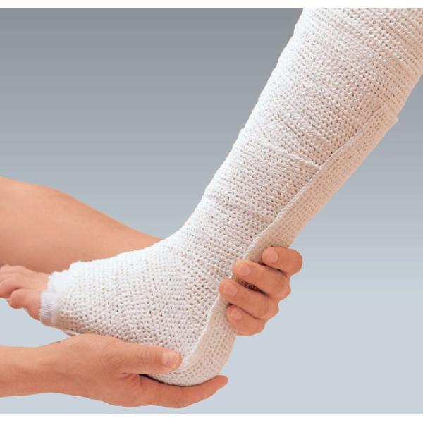 【特長】65〜70℃で軟化し、素手でキャスティングができます。ヒートガンによる加熱で軟化し、細部修正や補強も容易です。綿100％の基布は、縦横に伸び、フィット性に優れています。【仕様】サイズ：シーネ　3号サイズ商品コード：15651規格：7...