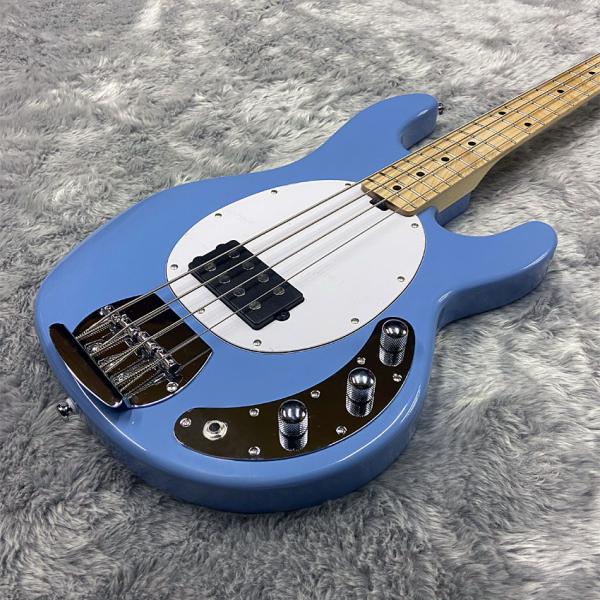 スターリンbyミュージックマンS.U.B.シリーズのエレキベース「Ray4」です。スティングレイ直系モデルで、印象的なティアドロップデザインのピックガードにハムバッカーピックアップをマウント。オリジナルだけが許されるデザインを継承。2バンド...