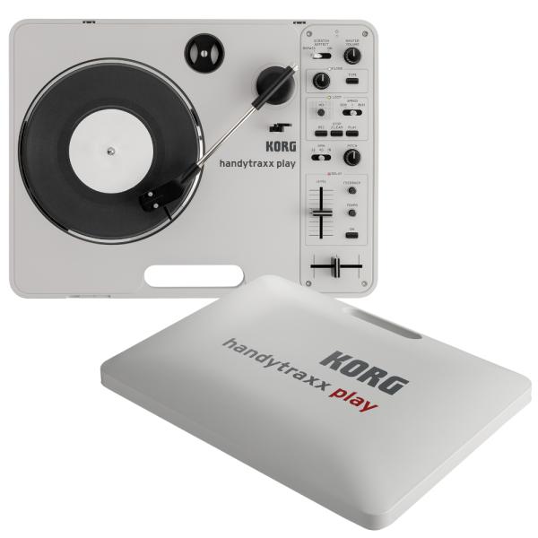 どこでも気軽にレコードを聴くことができる、オールインワンタイプのポータブル・レコードプレーヤーを世界に広めた、Vestax Handy Trax。その特別な存在は、ストリートでDJプレイ＆スクラッチを楽しみスキルを競い合う、“Portabl...