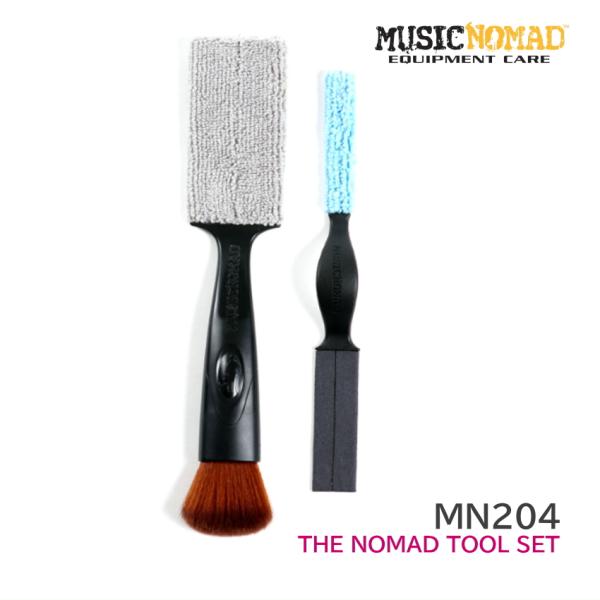 MUSIC NOMADのクリーニングツールセット「MN204」です。大ヒット商品「MN205 The Nomad Tool」にスリムなタイプ（Nomad Slim）が付属したクリーニングツールセット。糸くずの出ない高品質な100%マイクロフ...
