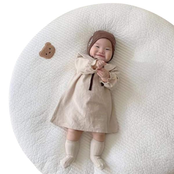 Color:クマ 【インテリアコーディネーター推薦】 ベビーマット プレイマット 赤ちゃん マット 円形 月齢フォト 直径80cm ファスナー付き 綿（クマ）【商品説明】このベビーマットは、ぽこぽこ感が可愛い綿100％まんまるマットです。赤...