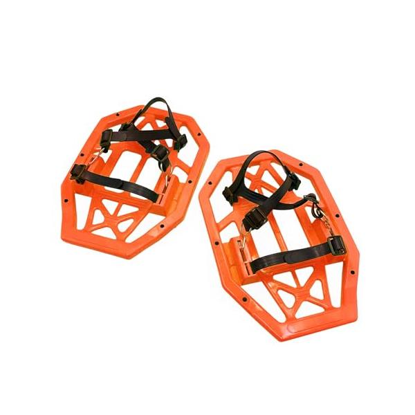 Color:オレンジ PEAKS＆TREES プラスチック カンジキ スノーシュー 軽量 スパイク付き 装着簡単 日本製 大人用 滑り止め 靴幅115mmまで対応 (オレンジ)軽い！装着簡単！プラスチックカンジキ！ 雪中キャンプにも活躍！サ...