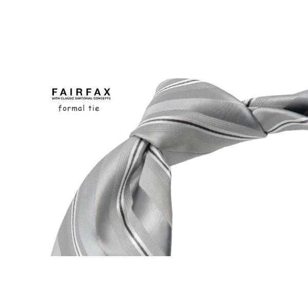 色　柄 ：シルバーグレー地にチャコールグレー×シルバーストライプ素　材 ：SILK 100%大剣幅 ：約8.0cm生産国 ：MADE IN JAPAN　日本製・パソコンの性質上、実際の色と異なる場合がございます。・織物のため、若干の織ムラな...