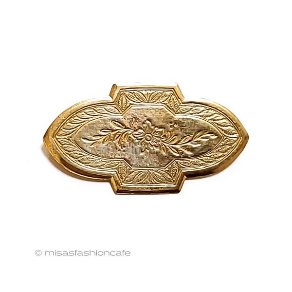 アンティーク・ヴィンテージコスチュームジュエリー 商品：ブローチブランド：Miriam Haskell　ミリアムハスケル　（刻印あり）。サイズ：横幅5.3cm。 デザイン：アートデコ調ロシアン・ゴールドお花彫刻。状態：とても綺麗なエクセレン...