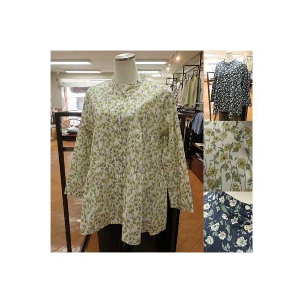 花柄がかわいいティアードデザインブラウス♪Aラインのチュニックタイプです襟元はミニハイネックで上品さもありますドロップショルダーでゆとりのサイズ感です素材の厚みはスケール画像を参考にしてください（下記のサイズは実寸を基に記載しております）サ...