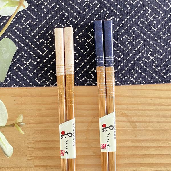 【商品名】すす竹カノン箸【サイズ】長さ22.5cm　重さ10g　/　長さ21.0cm　重さ10g （※サイズと重さは商品ごとに誤差がございます）※日本製※塗装の種類：ポリエステルウレタン※素地：天然竹※滑り止め付き※電子レンジ：不可、食器洗...