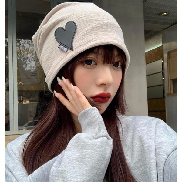 品名　レディース帽子、医療用帽子サイズ　フリーサイズ素材　コットン、スパンデックス伸縮性　ありMADE IN CHINA裏地付きなので、ハート部分の縫い目がお肌に当たらず快適です。ハートは片側1カ所です。落ち着いた色味の無地とハートのワンポ...