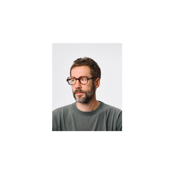 Romilly大きなバタフライシルエットが”80s Academia"を彷彿とさせるノスタルジックなデザイン。目を覆うスクエアレンズエレガントなサドルブリッジヴィンテージなダブルドットピン構造バターナイフの形をベースにしたフレアテンプル英国...