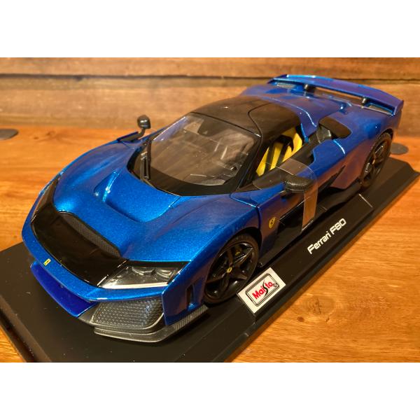 車種：フェラーリ F80メーカー：Maisto マイストスケール：1:18素材：ダイキャスト、プラスチック・世界の名車（クラシックカー、スーパーカー）をリアルに再現・重厚感溢れるダイキャスト製・取り外し可能な台座付き（ネジ止め）・ドアやボン...