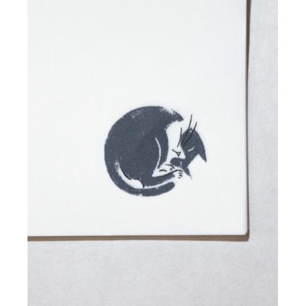 懐紙 20枚入サイズ 175×145mm素材 越前和紙縁起が良いとされるハチワレ猫が描かれたイラスト懐紙です。※2種類の懐紙が各10枚ずつ入ってます。◆生活の中に懐紙を◆懐紙とは、字の通り「ふところにいれて携帯する紙」です。懐紙は、一枚の紙...