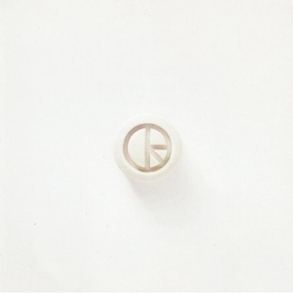 タイトル：　LOVE FREQUENCYアーティスト：　KLAXONS　クラクソンズ※中古品ですので、歌詞カードの色褪せ・折れ・汚れなどがある場合がございます