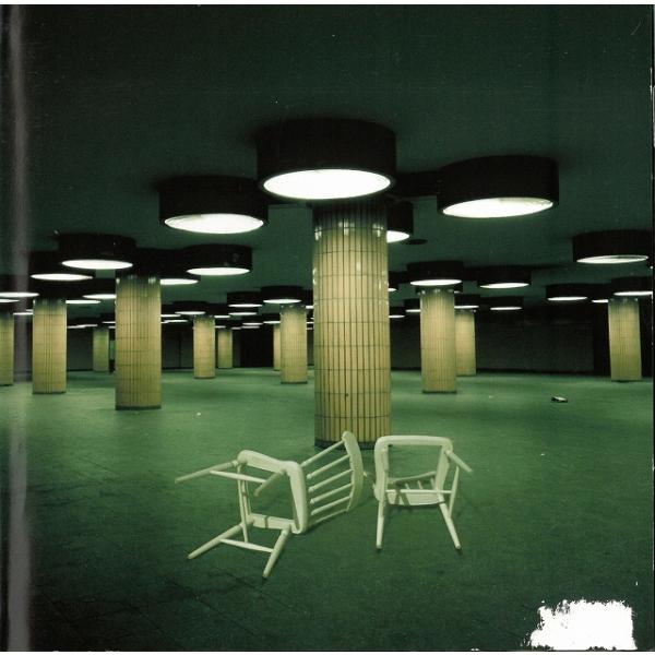 タイトル：　Quit or Quietアーティスト：　WHITE ASH※中古品ですので、歌詞カードの色褪せ・折れ・汚れなどがある場合がございます