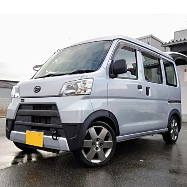 アトレーワゴン・ハイゼットカーゴ用9mmワイドタイプオーバーフェンダー。継続車検対応品。装着は両面テープで簡単装着可能。悪路での石や泥ハネからボディを守るフェンダーエクステンションに、S321/331系が新たに登場。出幅を片側9ミリ以内にお...