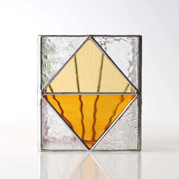 【発売日：2025年07月03日】◆商品情報アイノキオク_in the sunstaind glass_candle cover◆素材・形状ステンドグラスCandle box（Lantern-style enclosure）箱型フレーム（底...