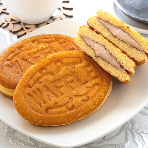 岡山 創業明治四年 「福井堂」 ワッフル いちご10個セット 3220029自慢のふわふわワッフル生地で美味しいいちごクリームを挟み込みました。いちご風味のフルーテイーなワッフルです。 ■商品詳細：ワッフル いちご×10■ブランド名：福井堂...