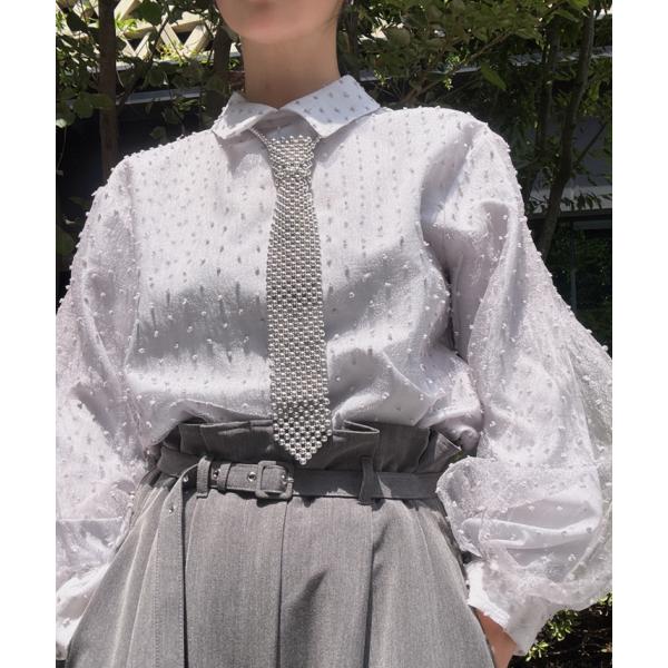 302198-2508ネクタイのデザインでつけるだけで華やかな印象に。Grayのtopsに合わせてワントーンコーデも楽します。首周り42.0 縦30.0 横5.0