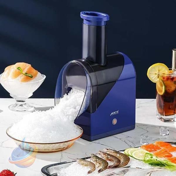 【ワンタッチ操作】ワンボタンスタートで、面倒なボタンを使わずに簡単に操作できます。角氷を機械に注ぎ、蓋を角氷に押し付けると、圧力を感知すると機械が自動的に剃り始めます。 お気に入りのシロップまたはジュースを雪の上に加え、果物を上に載せます。...