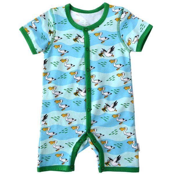 お魚くわえたペリカン♪くちばしの大きなペリカンが可愛いロンパースです。遠目に見ると波がボーダーのように見えて面白いですよ。伸縮性のある素材で、適度にフィットし着心地もバツグン。前が大きく開いて脱ぎ着もラクラク!デザイン性が高く高品質のテキス...