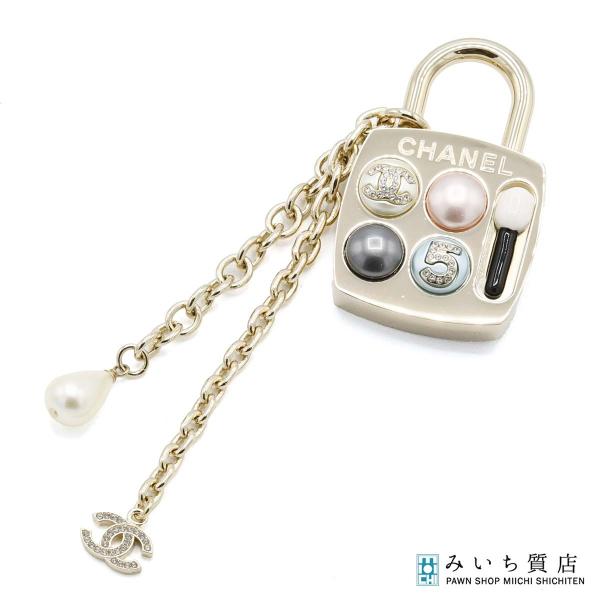 シャネルのブローチです。Aランク：使用感の感じられない綺麗な商品です。