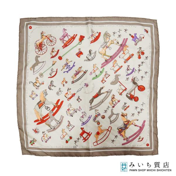 HERMESのプチカレ カレ40 Raconte moi le cheval お馬の話をしてです。ABランク：使用保管に伴う折り皺や汚れが少々見受けられますが、比較的状態の良い商品です。