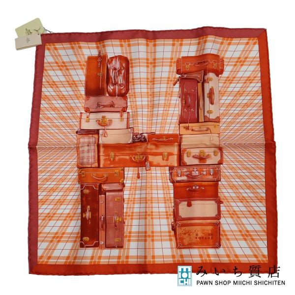 HERMESのカレ45です。Sランク：タグ付きの未使用と思われる商品です。