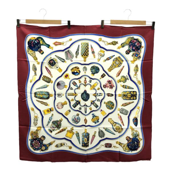 HERMESのスカーフです。Aランク：保管に伴う折りジワが見られますが使用感の見られない綺麗な商品です。