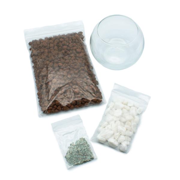 【商品説明】2〜3号鉢サイズの観葉植物をハイドロカルチャーとして育てるために必要なもの（苗は付属していません）がワンセットとなった商品です。丸いガラス瓶容器、ハイドロコーン、根腐れ防腐剤、重石の4点セットです。ご自宅にある観葉植物を挿すだけ...