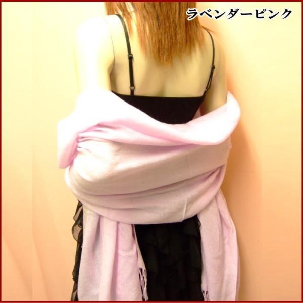 【メール便 送料無料】■ラベンダーピンク の【新品】出品です。大判サイズなので、マフラーやひざ掛け、カーディガン代わりとしても。シンプルカラーで用途にあわせて自分好みにアレンジできます♪２枚重ねてカジュアルスタイもオススメ！肩にさらりとかけ...
