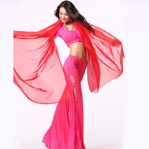 【メール便 送料無料】■レッド 赤 red の【新品】出品です。■≪サイズ≫約120cm×220cm軽やか素材のシフォン ベール舞台でも本格使用できる定番型の大判サイズで大人気商品です。装飾がされてないのので、軽やかに舞います。しなやかな生...