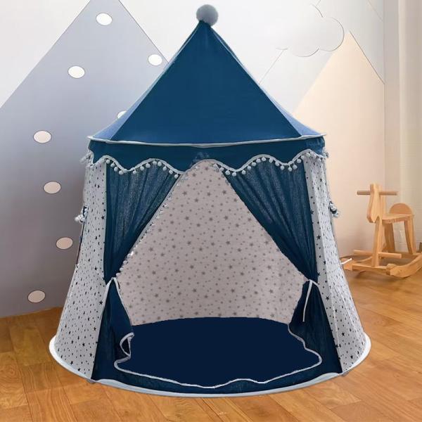 ■星柄ネイビーstarnavy の【新品】出品です。■子供の遊び心をくすぐるプレイテント。■簡単な組み立て式なので、道具を使う必要がなく、組み立ても収納もラクラク！■内容品：テント、ポール(柱)、収納袋■サイズ(約)：高さ130×横110c...