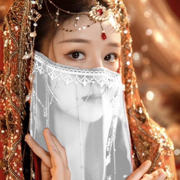 【送料無料】・ミカドレスは営業日即日発送■白 ホワイト white    Dタイプの【新品】出品です。※ベールのみの販売です。目から下の顔を隠す為のフェイスベール。民族的背景よりオリエンタルダンスなどで使用されています。フェイスベールで、一...