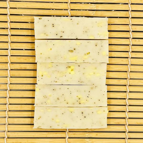 【商品内容】チーズコショウのし餅5枚入×1袋福井県産特別栽培たんちょう餅米を使用しております。キューブ型のチーズとコショウを入れておつきしました。絶妙なハーモニーをお楽しみ下さい。お酒のおつまみにもあうとご好評をいただいております。【チーズ...