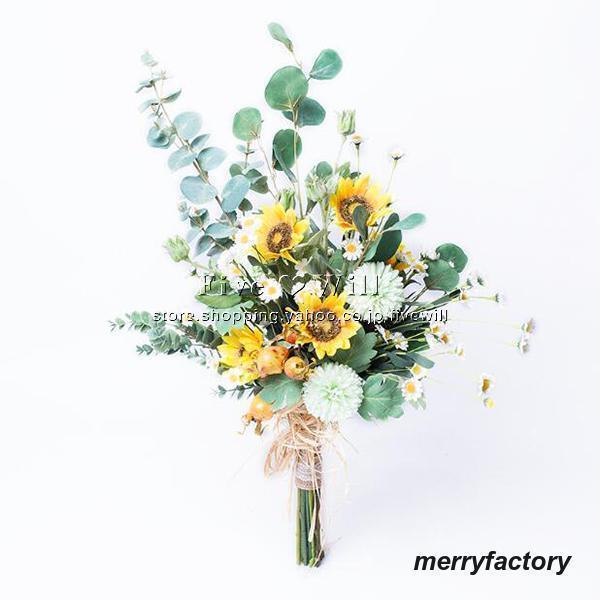 ●可愛らしいローズのブーケです。贈答品やインテリアに最適です。●セット内容：ウエディングブーケ●サイズ：直径約20CM（写真参照）（手作りのため、サイズは多少前後します。）●花束形：水滴型