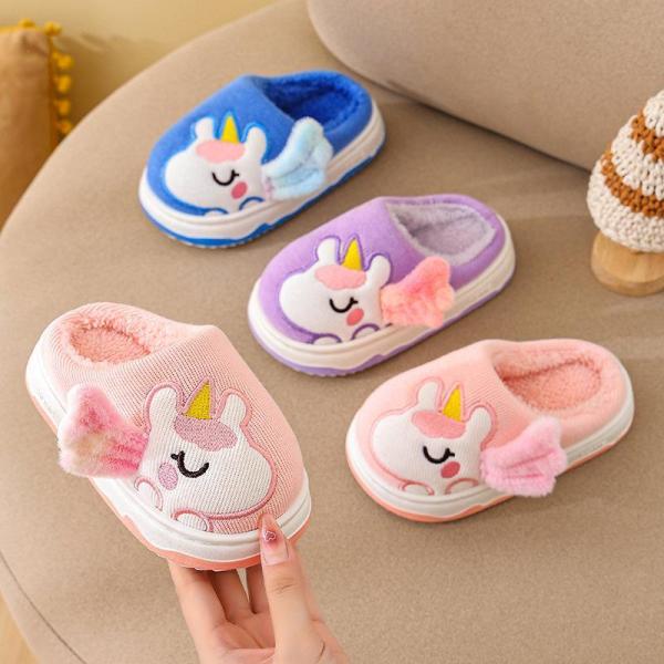 商品名：ルームシューズ キッズ 子供用スリッパ あったかスリッパ もこもこ子供スリッパ 子供 ルームシューズ 男の子 女の子 男女兼用 部屋履き 室内履き ふわふわ ルームシューズ 裏ボア 裏ファー あったか 暖かい 防寒 冬 厚底 幅広い...