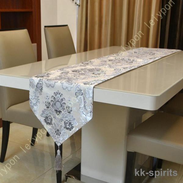 ★テーブルクロス ホテル レストランをインテリアの一つとして、シンプルで明るいお部屋を彩ります。こたつの天板?卓上にも最適！簡単に洗浄。★どんな空間にも馴染む柄、テーブルを華やかに演出してくれるテーブルカバー。家テーブル用だけではなく、パー...