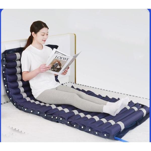 【褥瘡予防、痛みを和らげる】空気の循環がよくないと長期的寝床によって引き起こされる細菌の増殖、褥瘡潰瘍による痛みを効果的に防ぐことができる。 医療用交互圧力マットレスは重量を均等に分散し、圧力が一か所に集中しないよう。血行を促進して、肌の浸...